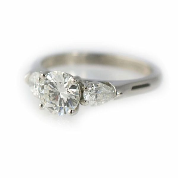 5 Ways to Get a Bigger Looking Diamond Engagement Ring | Abby Sparks ...